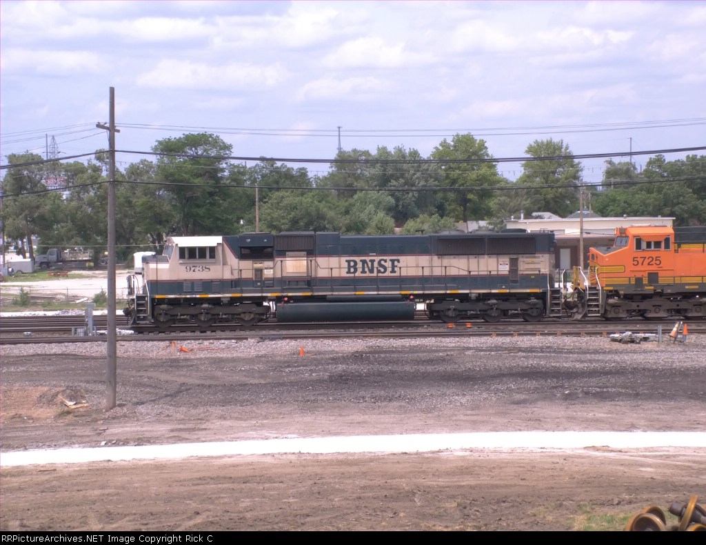 BNSF 9738